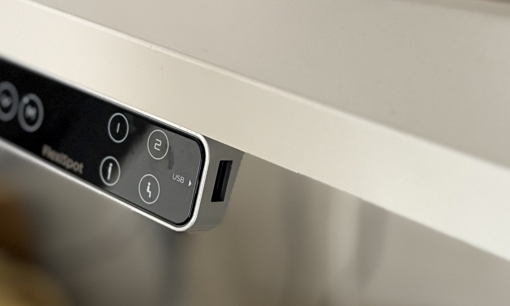 FlexiSpot E7とE7 Proどっちを買うべき？違いを解説 | miko LOG